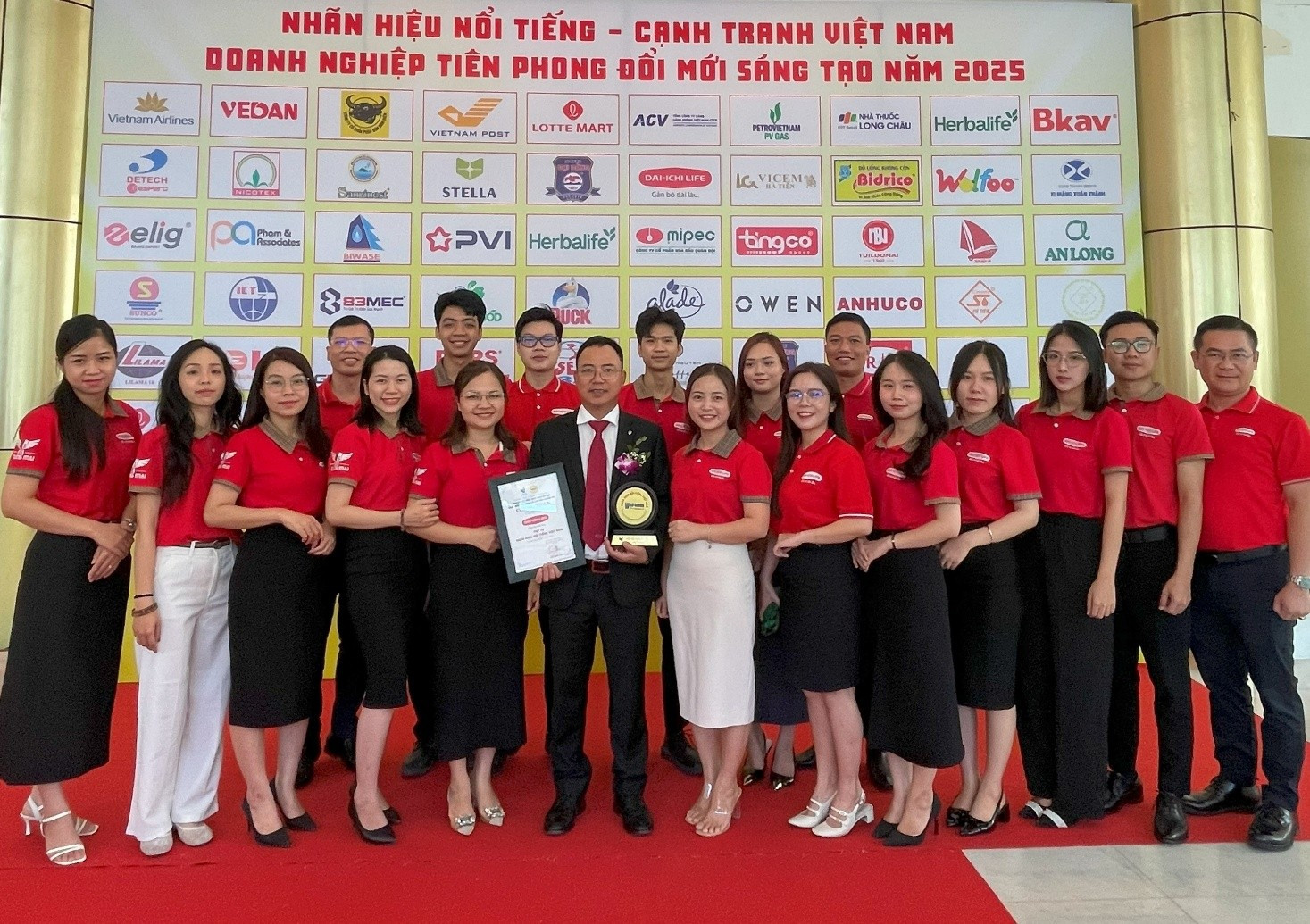 Dai-ichi Life Việt Nam tiếp tục được vinh danh 'Top 10 nhãn hiệu nổi tiếng Việt Nam 2025' | Báo ...