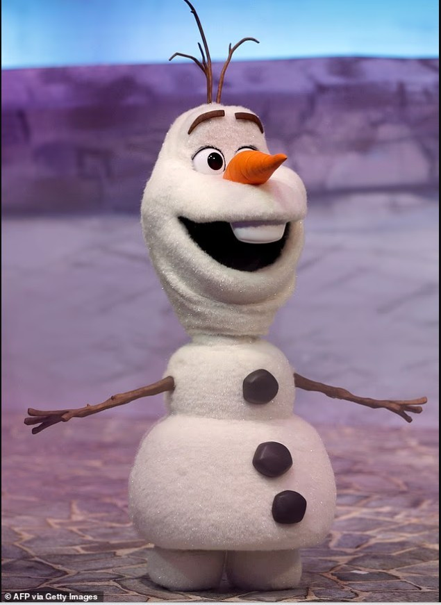 Olaf (Frozen) lộ diện ngoài đời thật, netizen muốn bắt về nuôi vì quá ...
