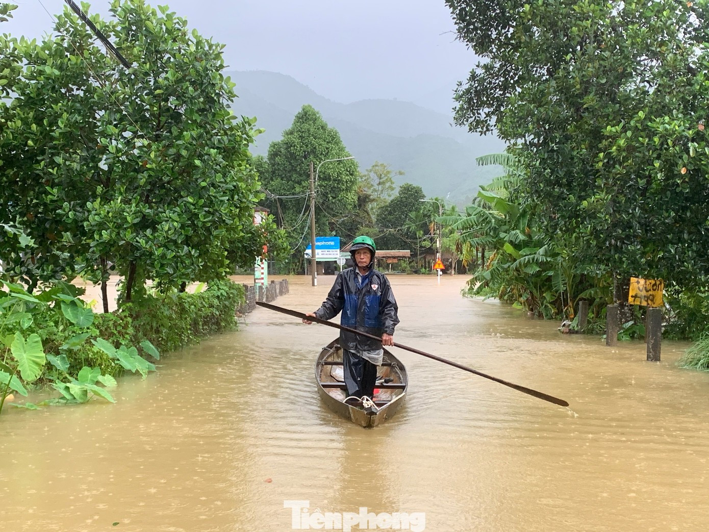 Thông tin mới về mưa lũ đặc biệt nghiêm trọng ở Huế - Đà Nẵng | Báo ...