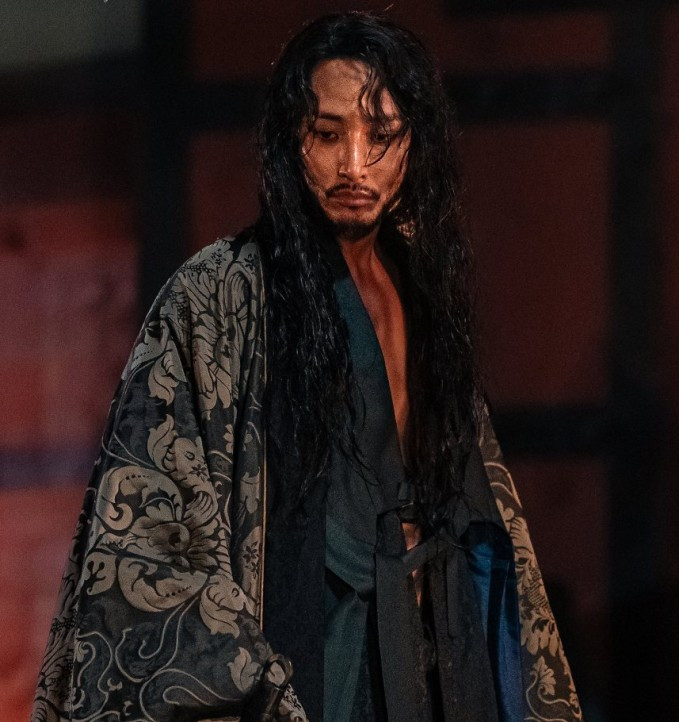 "Trùm S-line" Lee Soo Hyuk: Mỹ nam bất thường màn ảnh và duyên "không ...