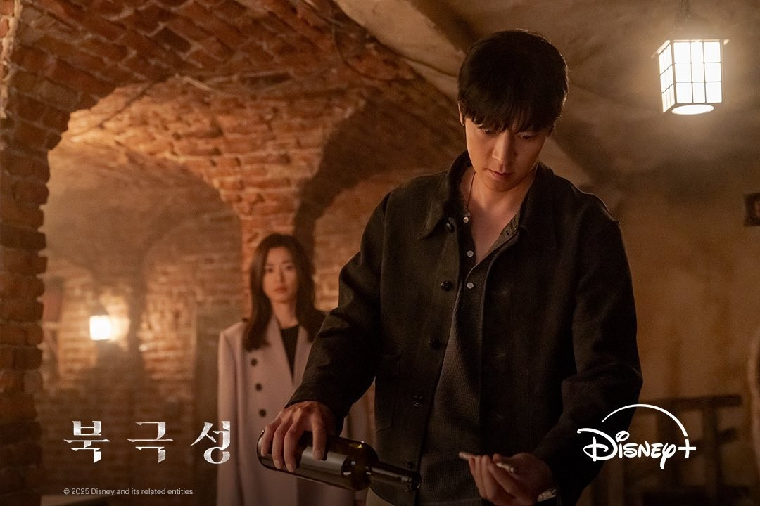 Tempest: Kang Dong Won đẹp trai bùng nổ, tới Jun Ji Hyun cũng "mê khó ...