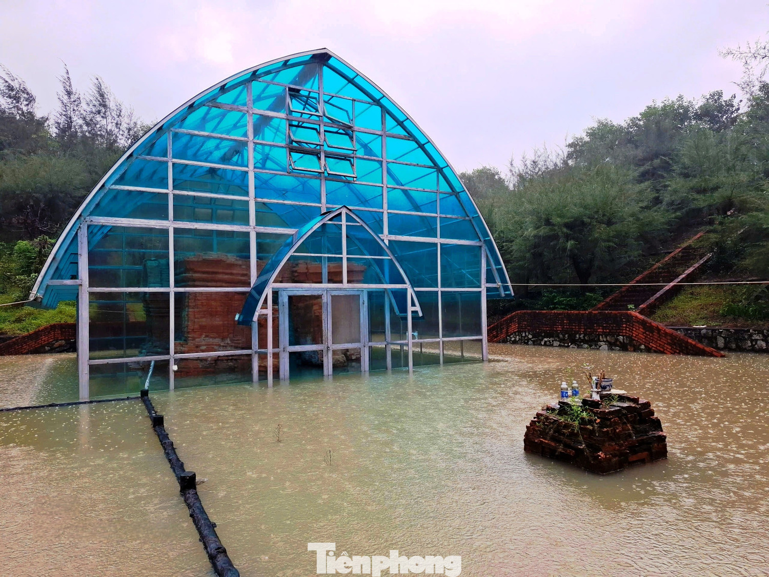 Vị trí đặc biệt của ngôi tháp Chăm hơn nghìn năm tuổi tại Huế bị ngâm nước | Báo điện tử Tiền Phong